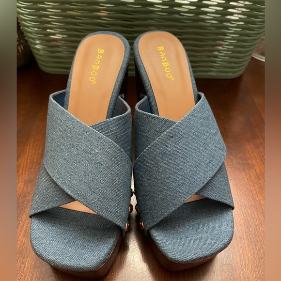 BAMBOO | Shoes | Nwot Bamboo Wedge Sandals | Poshmark